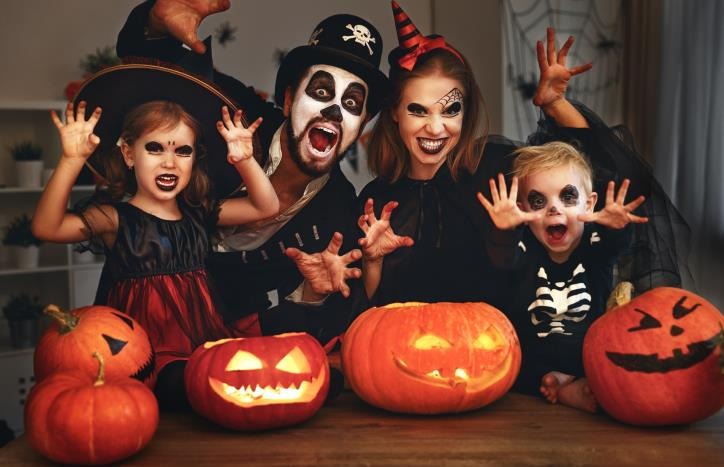 Top 10 Family Halloween Activities To Try - Seizeshirt.com