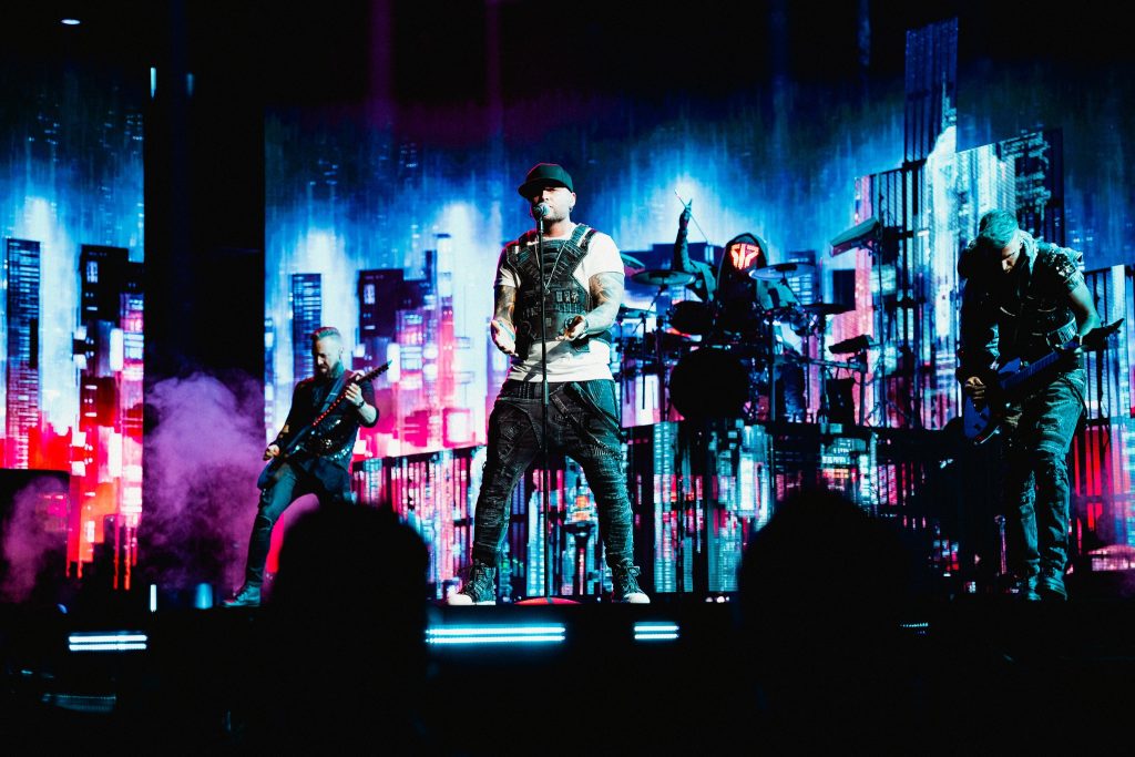 10 Fun Facts About Smash Into Pieces - Seizeshirt.com