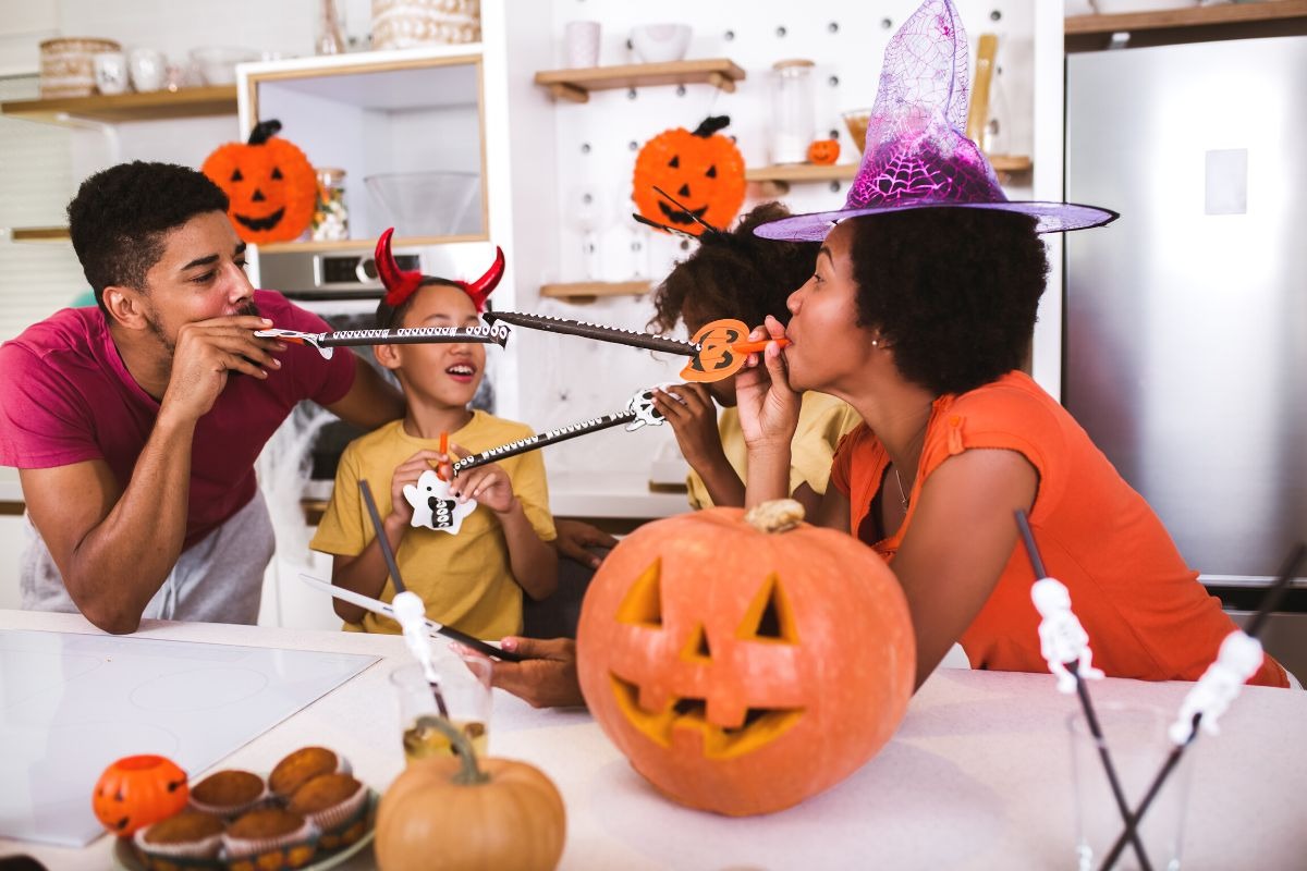 10 Spooktacular Halloween Activities for Kids and Adults - Seizeshirt.com